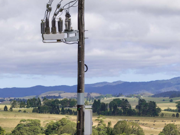 Auto Reclosers / Sectionalizers - Elektrolites